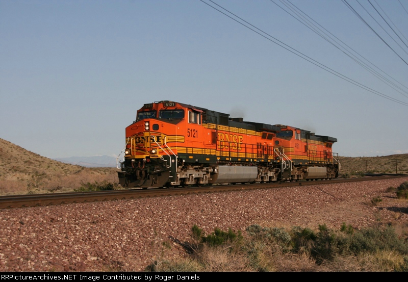 BNSF 5121